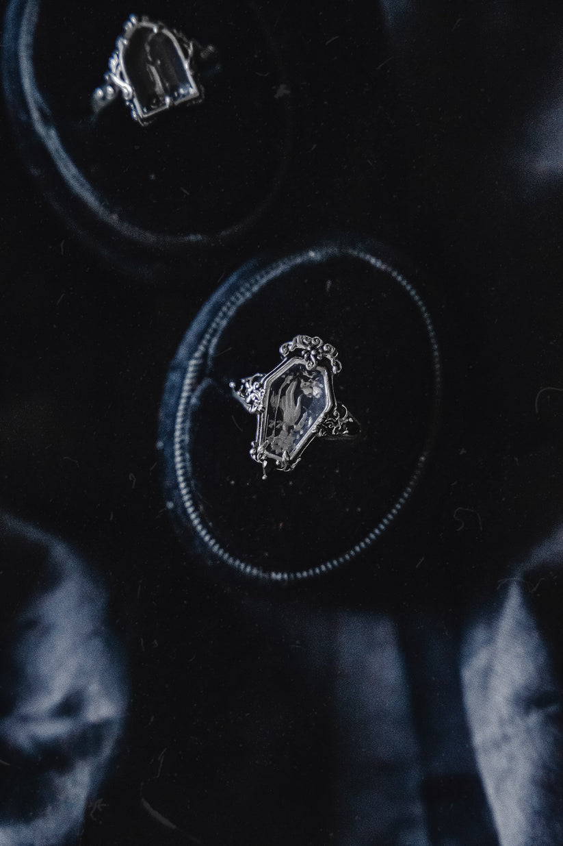 The "Mourning Hand" Glass Casket Ring – petalsandpoison